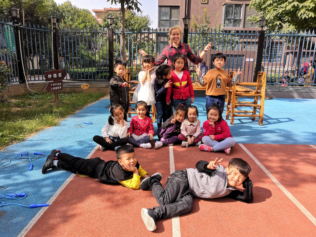 Simple Flashcard Activities to Have Fun During the Class | ITTT | TEFL Blog