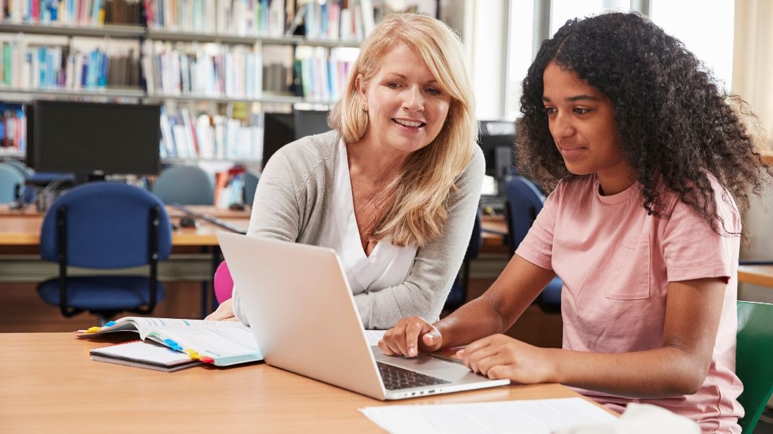 What are an English Teacher’s Responsibilities and Roles? | ITTT | TEFL ...