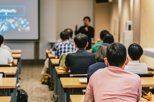 How Can We Effectively Integrate Modern Technology into The Classroom ...